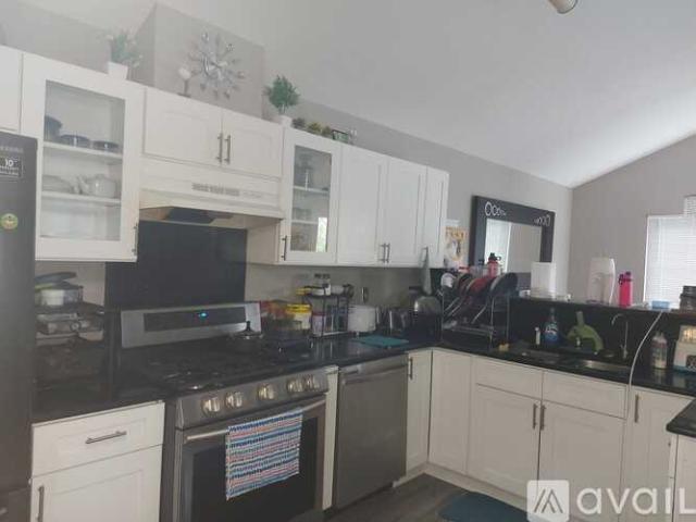 3 BR, 3 BA Apartment 3354 Ravinia Circle, Unit 1, Aurora, IL 60504