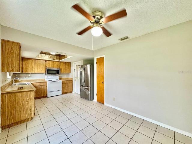 3 BR, 3 BA Apartment 3361 West Hidden Haven Court, Tampa, FL 33607