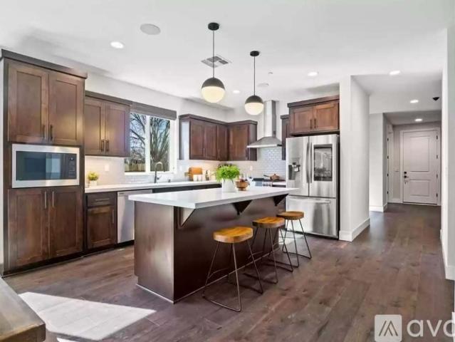 3 BR, 3 BA Apartment 3 Jupes Court, Sacramento, CA 95817