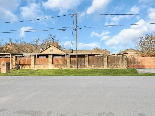 3 BR, 3 BA Apartment 4401 Darwin Rd, Houston, TX 77093