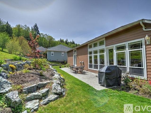 3 BR, 3 BA Apartment 4820 Beaver Pond Drive South, Mount Vernon, WA 98274