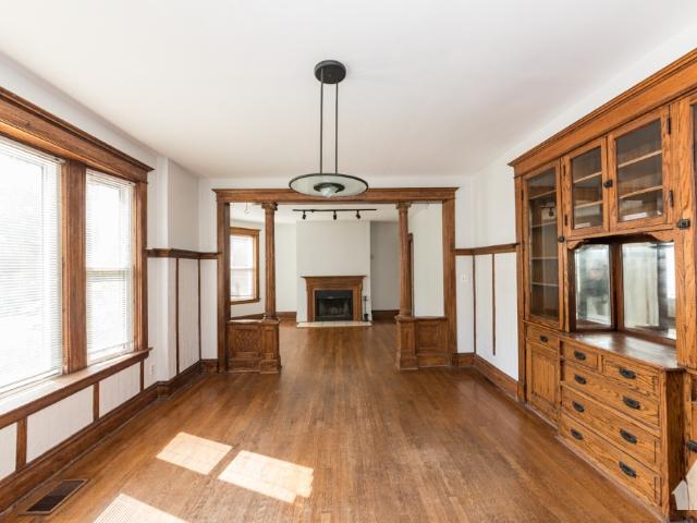 3 BR, 3 BA Apartment 4008 North Southport, Chicago, IL 60613