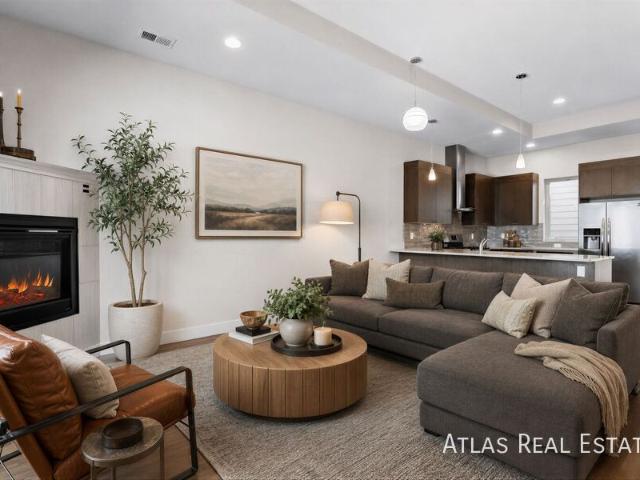 3 BR, 3 BA Apartment 4132 E 35th Ave, Denver, CO 80207