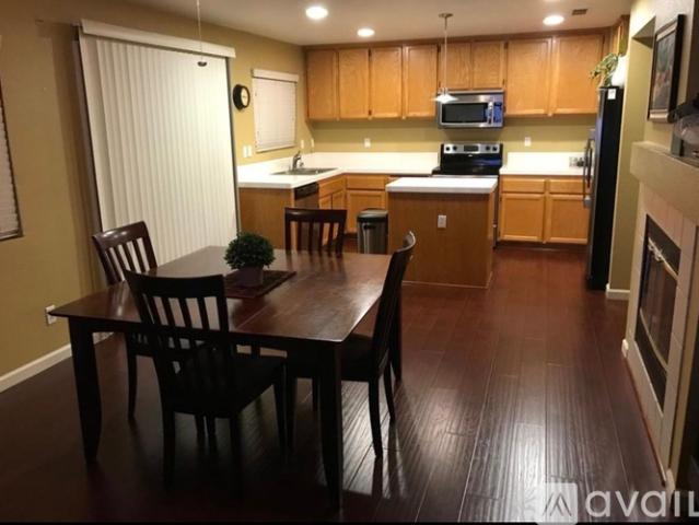 3 BR, 3 BA Apartment 4217 Tackett Court, Salida, CA 95368