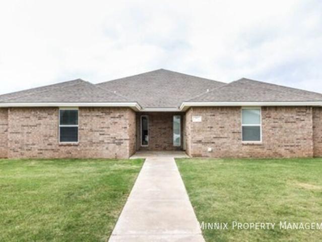 3 BR, 3 BA Apartment 5421 Marshall St Lubbock, TX 79416