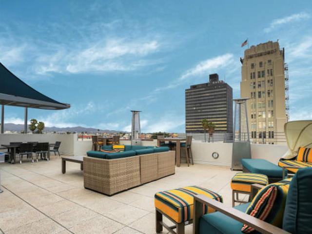 3 BR, 3 BA Apartment 5550 Wilshire Blvd, Los Angeles, CA 90036