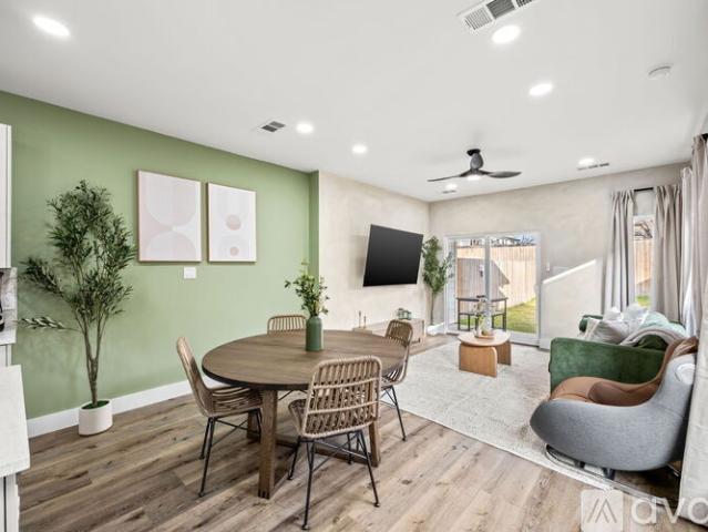 3 BR, 3 BA Apartment 5702 Riverside Dr, Unit 5702, Dallas, TX 75235