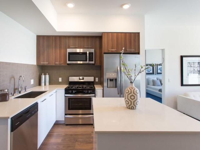 3 BR, 3 BA Apartment 5727 La Mirada Avenue Unit 309, Los Angeles, CA 90038