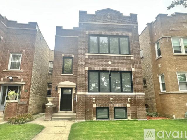 3 BR, 3 BA Apartment 5937 North Fairfield Avenue, Unit G, Chicago, IL 60659