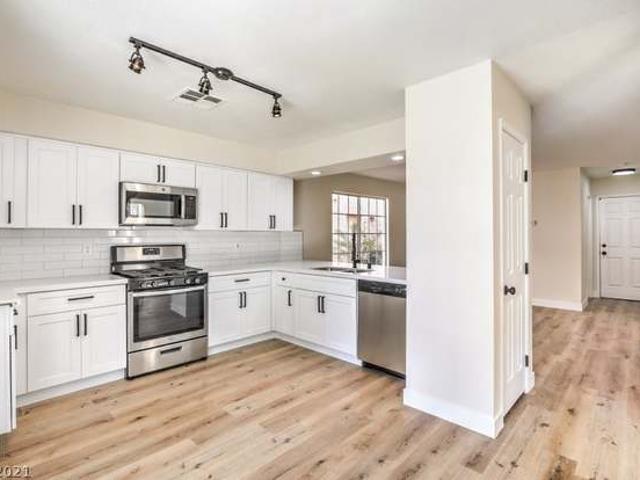 3 BR, 3 BA Apartment 5012 Signal Dr, Las Vegas, NV 89130