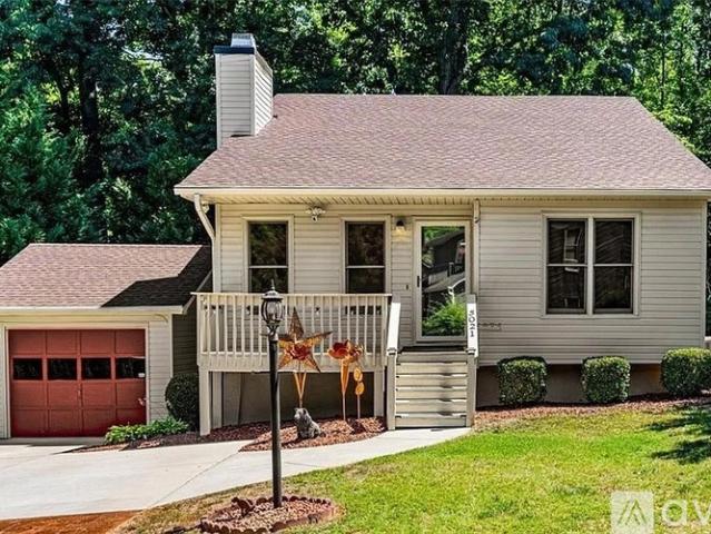 3 BR, 3 BA Apartment 5021 Mereworth Ct, Winston Salem, NC 27104