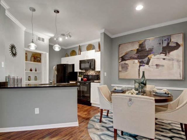 3 BR, 3 BA Apartment 5200 Bryant Irvin Rd, Fort Worth, TX 76132