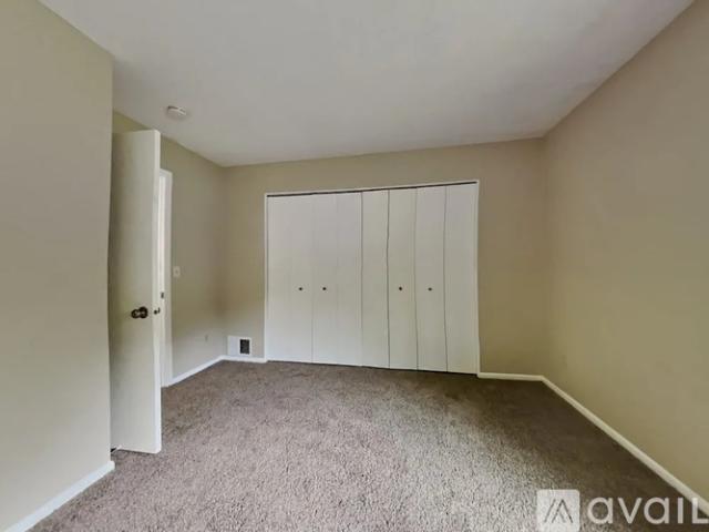 3 BR, 3 BA Apartment 5 S 522 Bonnie Court, Naperville, IL 60563