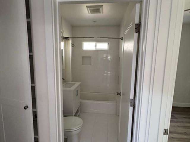 3 BR, 3 BA Apartment 634 East Fairview Boulevard, Inglewood, CA 90302
