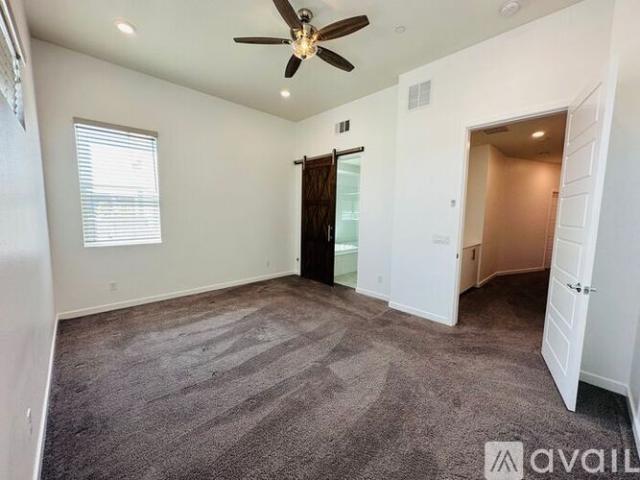 3 BR, 3 BA Apartment 7426 West Holly Street, Phoenix, AZ 85035