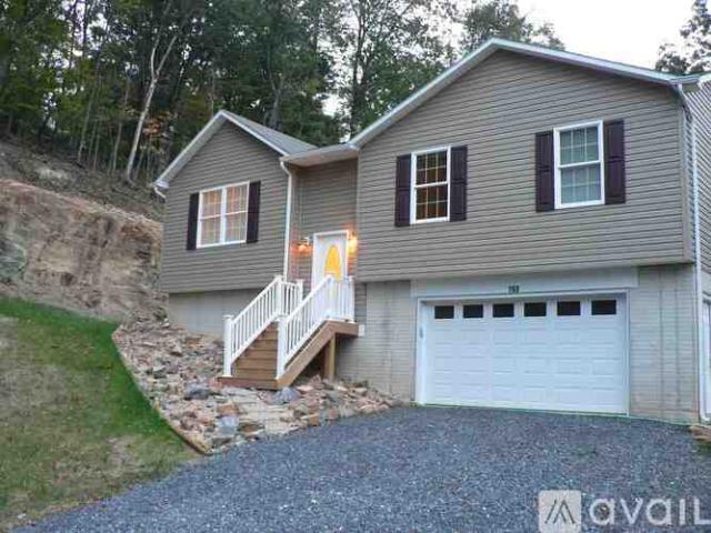 3 BR, 3 BA Apartment 753 Grimes Golden Road, Apple Mountain Lake, VA 22642