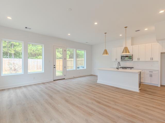 3 BR, 3 BA Apartment 7628 Inwood Hls Lane, Houston, TX 77088