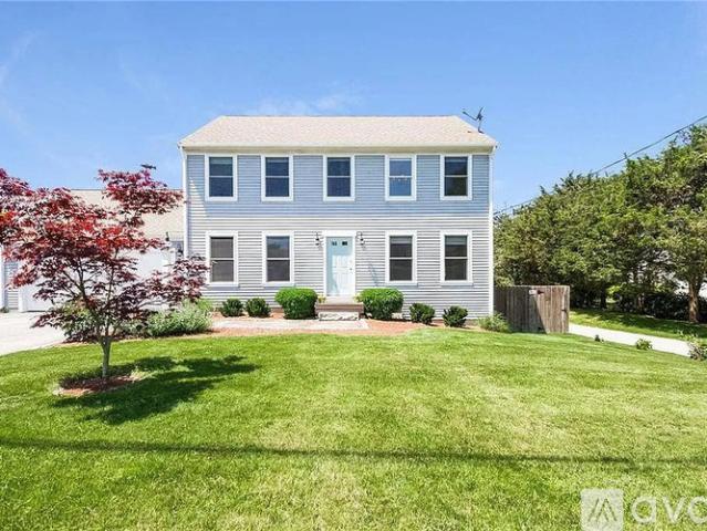 3 BR, 3 BA Apartment 76 King Phillip Street, Portsmouth, RI 02871