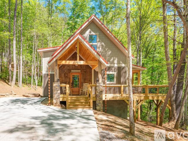 3 BR, 3 BA Apartment 77 Fox Den Road, Asheville, NC 28805