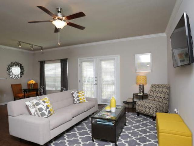 3 BR, 3 BA Apartment 7900 Churchill Way, Dallas, TX 75251