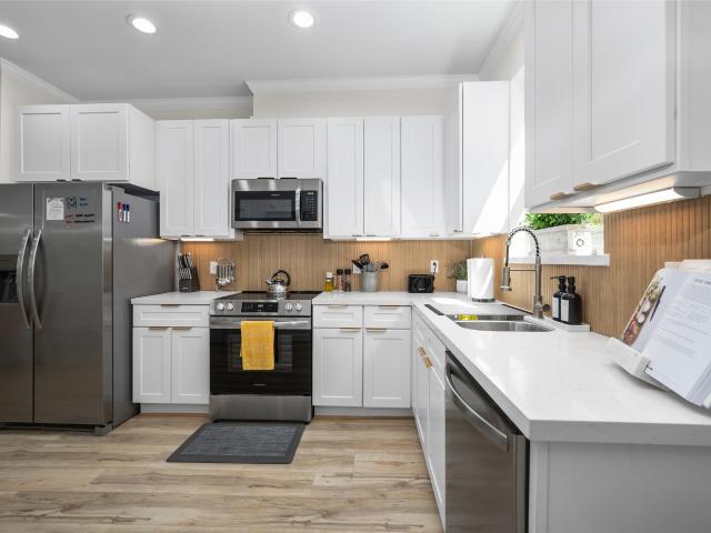 3 BR, 3 BA Apartment 7089 Tierwester Street, Houston, TX 77021