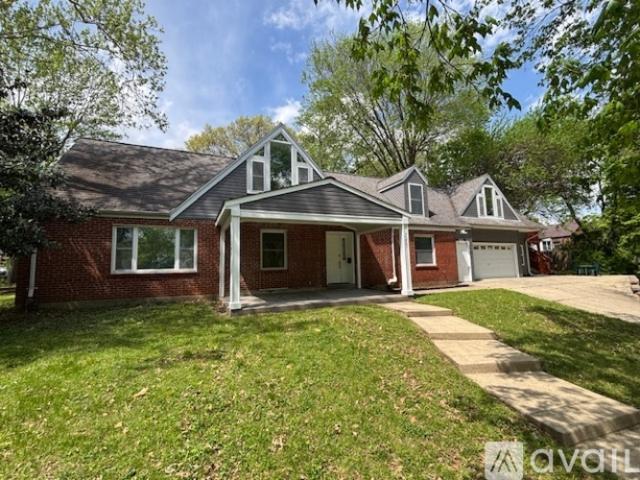 3 BR, 3 BA Apartment 7205 Dorset Ave, University City, MO 63130