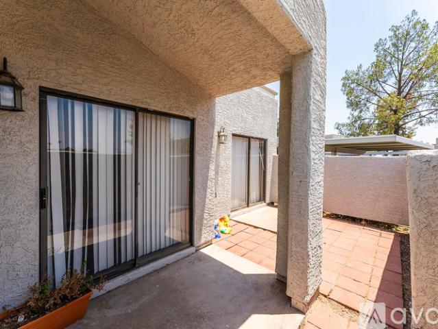 3 BR, 3 BA Apartment 850 S River Dr, Unit Room 2, Tempe, AZ 85281