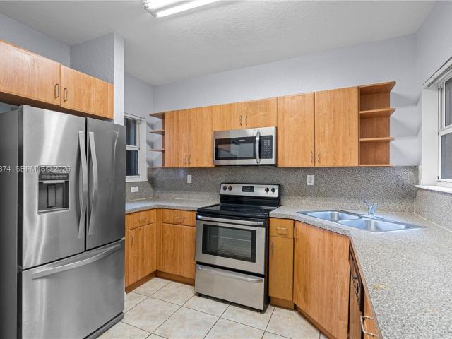 3 BR, 3 BA Apartment 865 Southwest 6th Court, Florida City, FL 33034