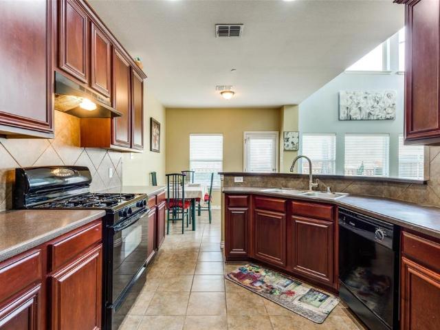 3 BR, 3 BA Apartment 8730 Manhattan Avenue, Plano, TX 75024