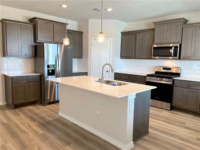 3 BR, 3 BA Apartment 803 Double Mountain Road, College Station, TX 77845