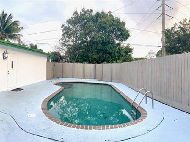 3 BR, 3 BA Apartment 801 Northeast 36th Street, Oakland Park, FL 33334