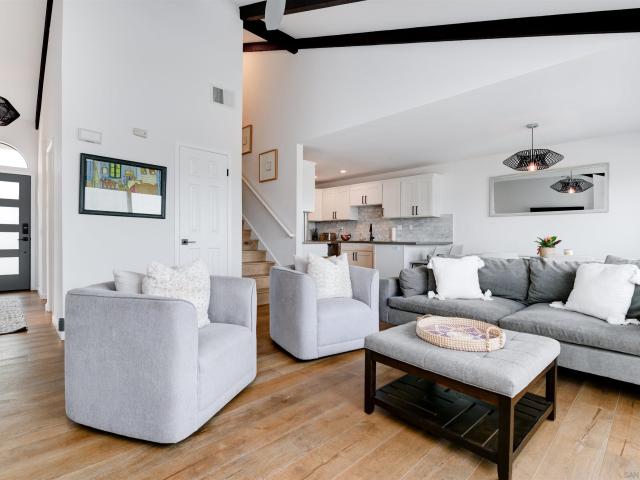 3 BR, 3 BA Apartment 807 Highland Dr, Solana Beach, CA 92075