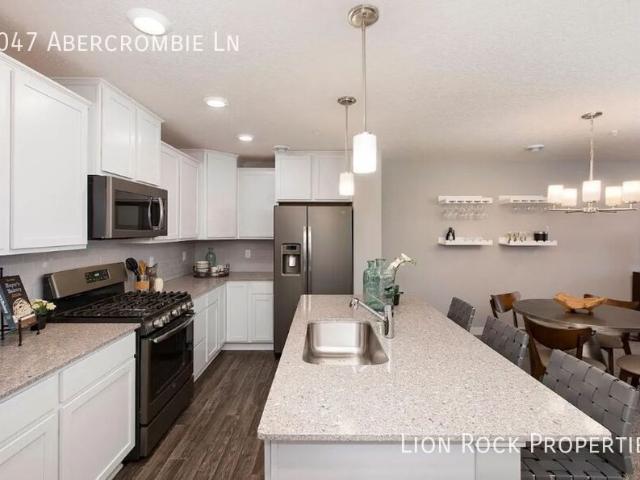 3 BR, 3 BA Apartment 8047 Abercrombie Ln, Woodbury, MN 55129