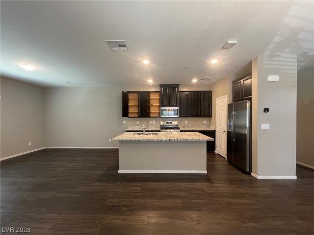 3 BR, 3 BA Apartment 823 Estate Country Ave, North Las Vegas, NV 89086
