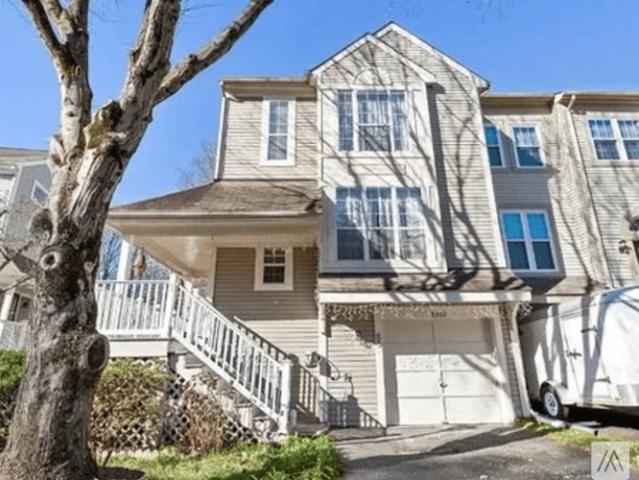 3 BR, 3 BA Apartment 8308 Southern Oaks Court, Unit Lorton, Northern Virginia Townhouse, Lorton, VA 22079