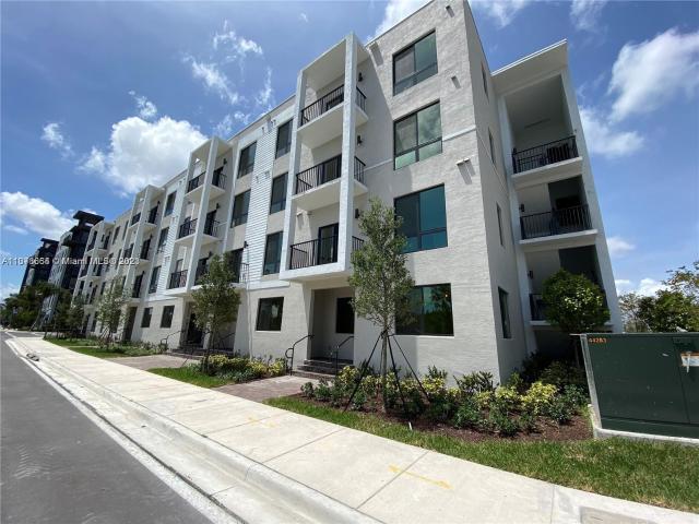 3 BR, 3 BA Apartment 8363 Northwest 41st St, Doral, FL 33178