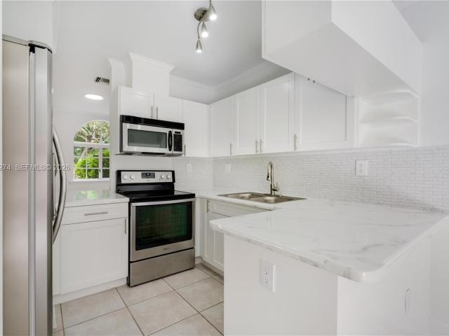 3 BR, 3 BA Apartment 9481 Southwest 78th Avenue, Miami, FL 33156