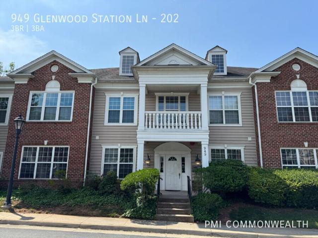 3 BR, 3 BA Apartment 949 Glenwood Station Ln, Charlottesville, VA 22901
