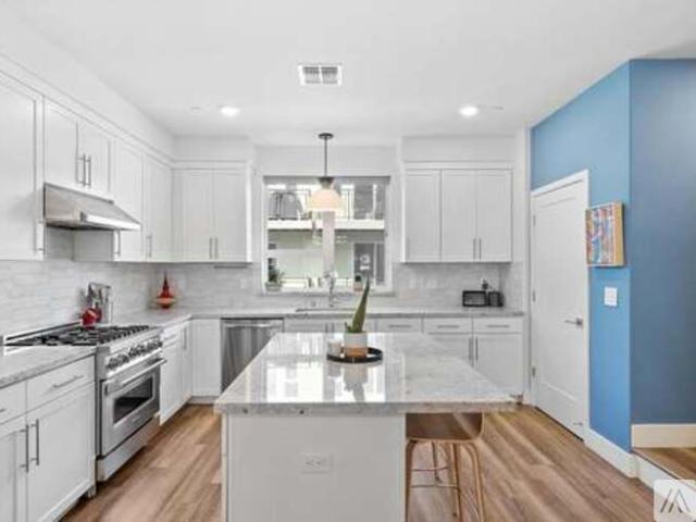 3 BR, 3 BA Apartment 981 41st Street Suite 11 X, Oakland, CA 94608