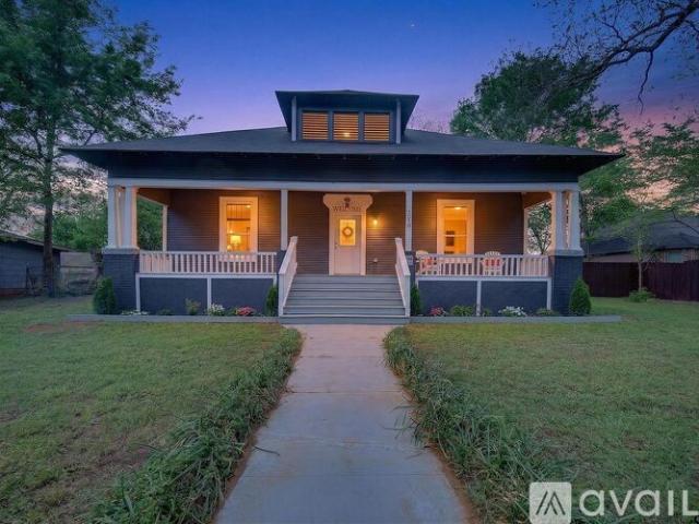 3 BR, 3 BA Apartment 909 North Howard Street, Palestine, TX 75801