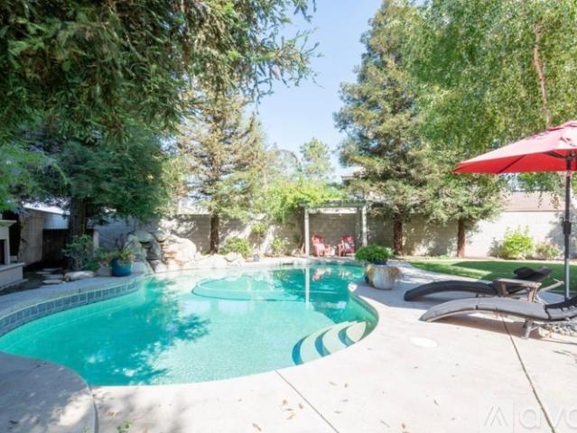 3 BR, 3 BA Apartment 9204 Buckingham Way, Bakersfield, CA 93312