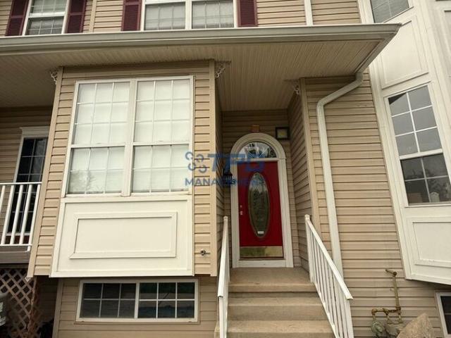 3 BR, 2.5 BA Apartment 9 Clearbrook Ln, Flemington, NJ 08822