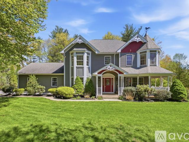 3 BR, 3 BA Apartment 9 Brockway Road, Ellington, CT 06029