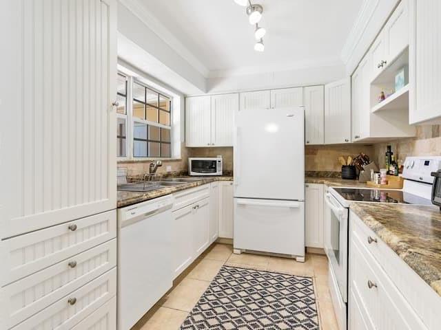 3 BR, 3 BA in Citrus Ridge Four Corners