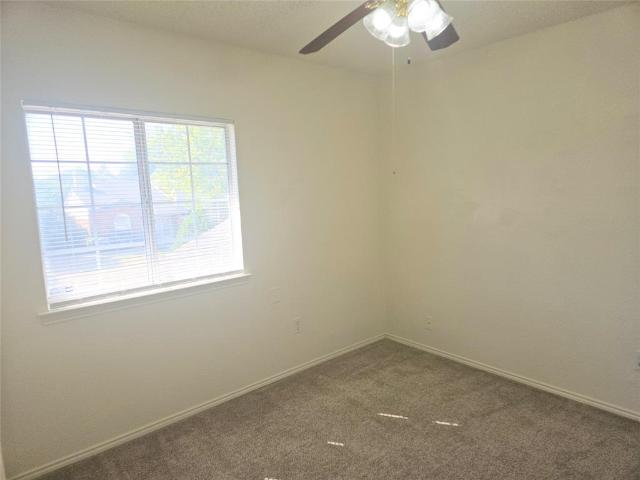 3 BR, 3 BA in Huntington Village