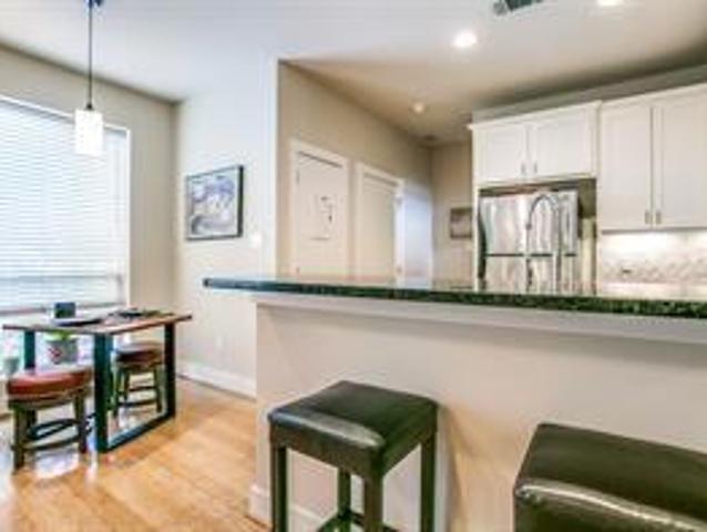 3 BR, 3 BA in Lovers Lane