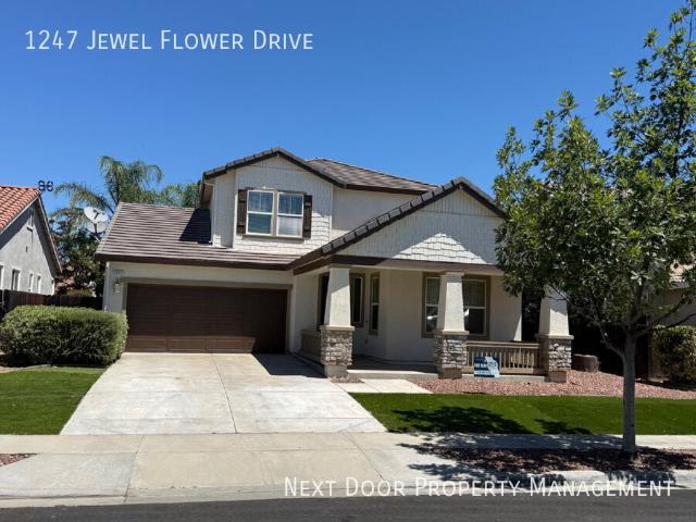 3 BR, 4.5 BA Apartment 1247 Jewel Flower Drive, Patterson, CA 95363