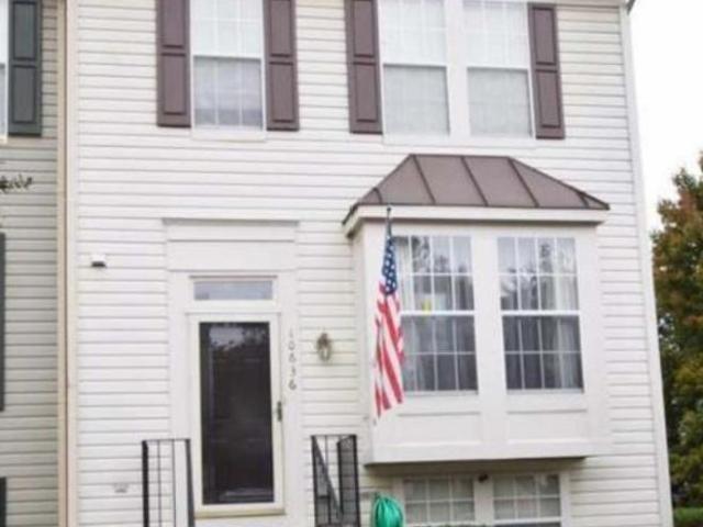 3 Br, 4 bath, Townhouse/Brownstone/RowHouse 10636 Winfield Loop