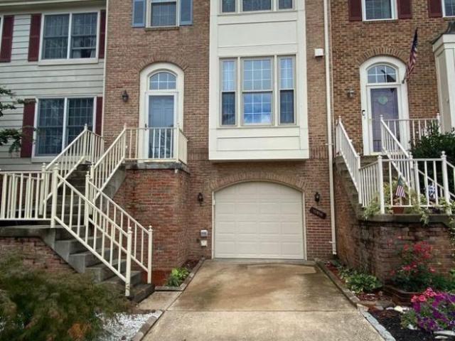 3 Br, 4 bath, Townhouse/Brownstone/RowHouse 10816 Caraway Cir