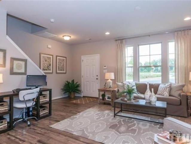 3 Br, 4 bath, Townhouse/Brownstone/RowHouse 1106 Urbane Ct
